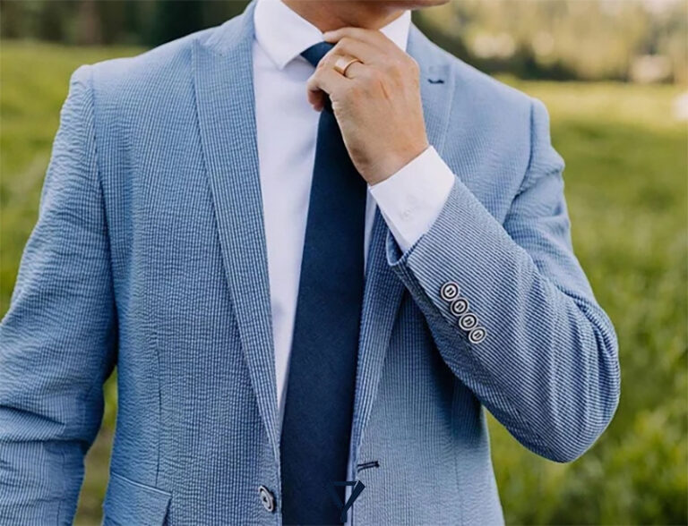 What Tie To Wear With Light Blue Suit