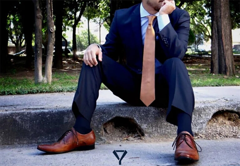 What Color Socks To Wear With Navy Suit For The Best Look