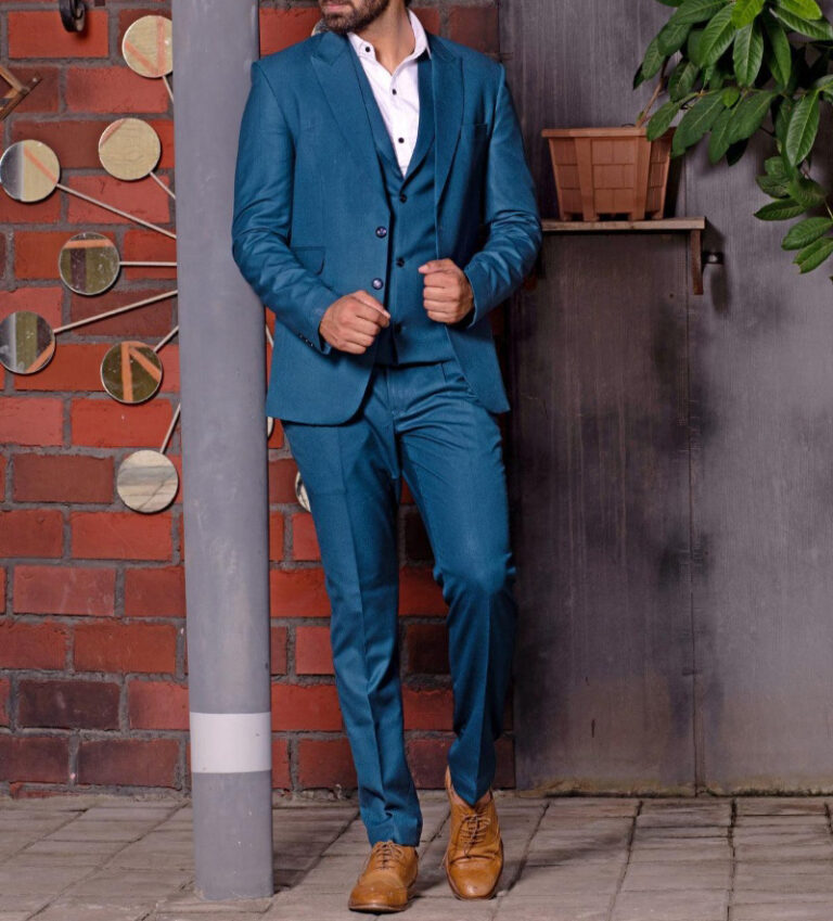 What To Wear With A Blue Suit: A Blue Suit Combinations Guide